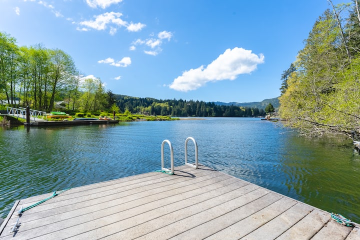 On Lake Samish W/hot Tub & Dock - Larrabee State Park, Bellingham