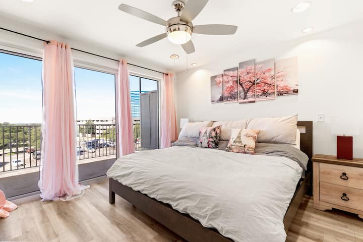 The Rim/six Flags - King Bed, Skyline View, Family - San Antonio, TX