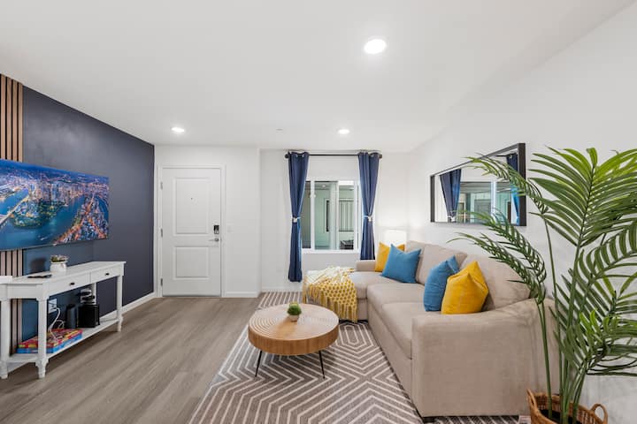 Luxe King Villa: Steps To Pacific Beach! W/parking - University City - San Diego