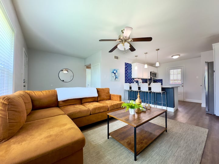 Urban Comfort, City Pulse: Your Ft Worth Haven! - Fort Worth, TX