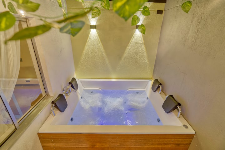 Manila Cultural Heritage Duplex With Jacuzzi 6br - Medellín