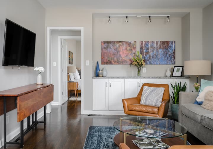 Lux Family Friendly Midtown Bungalow | 2br 2ba - Atlanta, GA