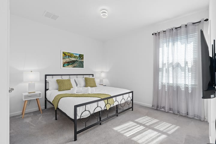 Cozy Private King Room With Private Bath/ Pool #8 - Kissimmee, FL