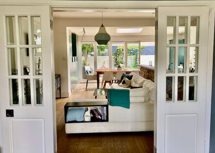 Cosy Home By The Sea - Dublin