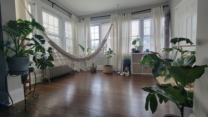 Bohemian Modern Apartment - Staten Island