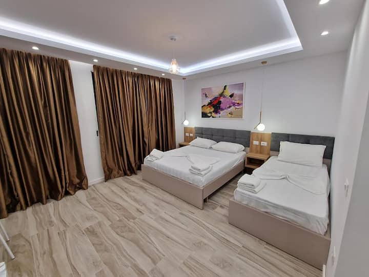 Triple Room With Balcony "Joanna Suites" - Saranda