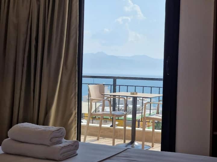 Double Room With Balcony & Sea View "Joanna Suites - Sarandë