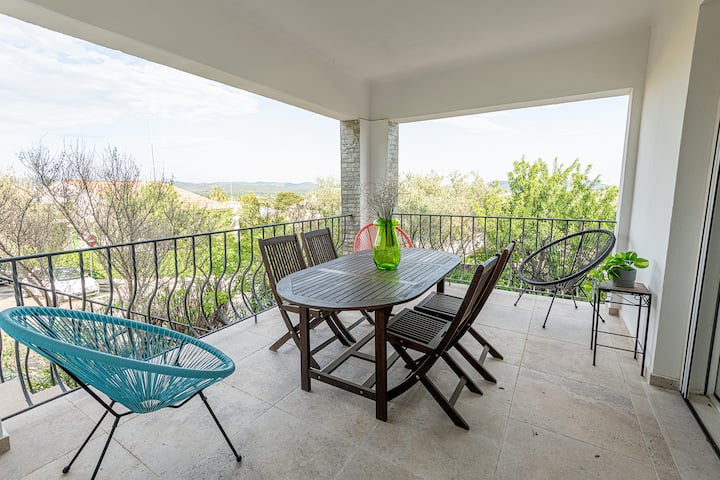 Grand Appartement Refait à Neuf - Cuers