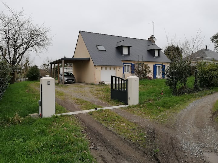 Maison Village Avec Commerces. - Morbihan