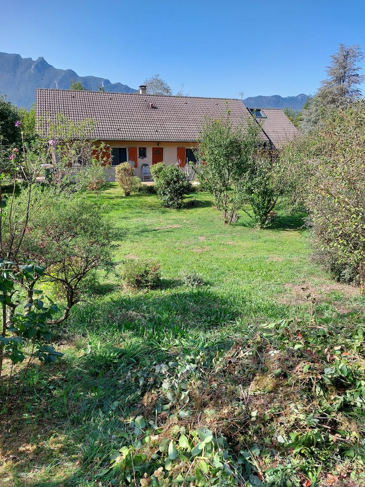 Villa Dans Vaste Jardin Arboré - Aix-les-Bains