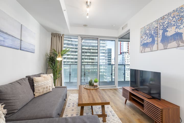 Trendy Downtown Spot—vibes & Views! - 