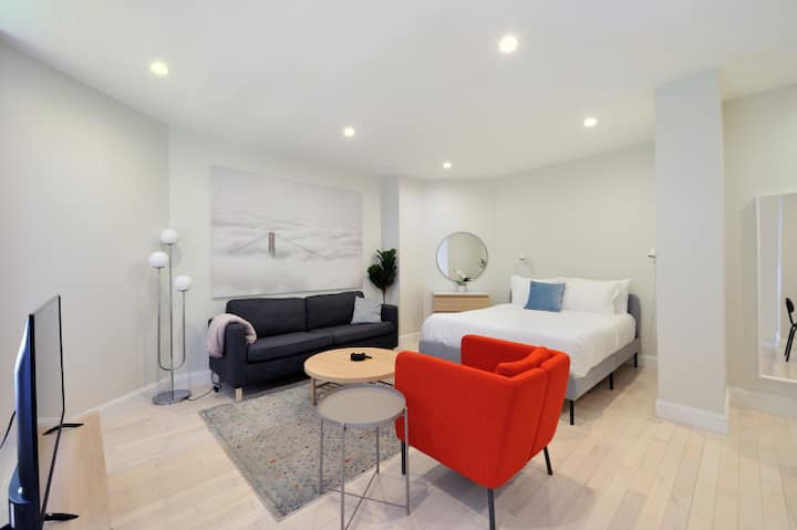 The Grand Ii • Vibe 8738 - Secaucus