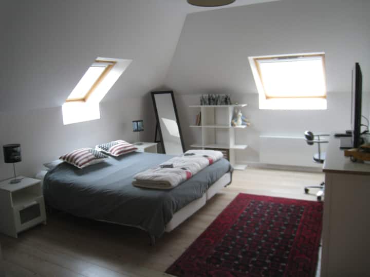 Chambre Dans Maison Individuelle - Ouistreham