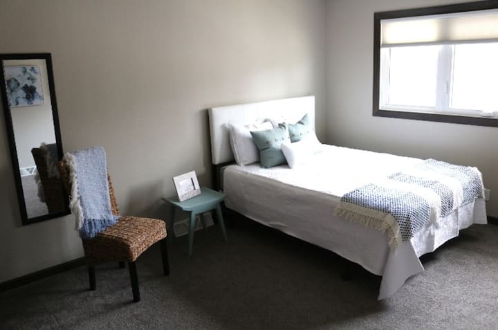 Housing For Travel Professionals Room #2 - Bismarck, ND