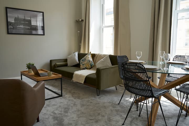 Spacieux Appartement Central 2 Lits, 4 Lits | Kahuna Stays - Gloucester