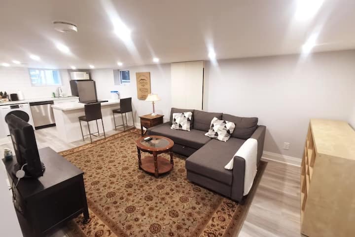 Modern And Cozy Basement Suite - Toronto