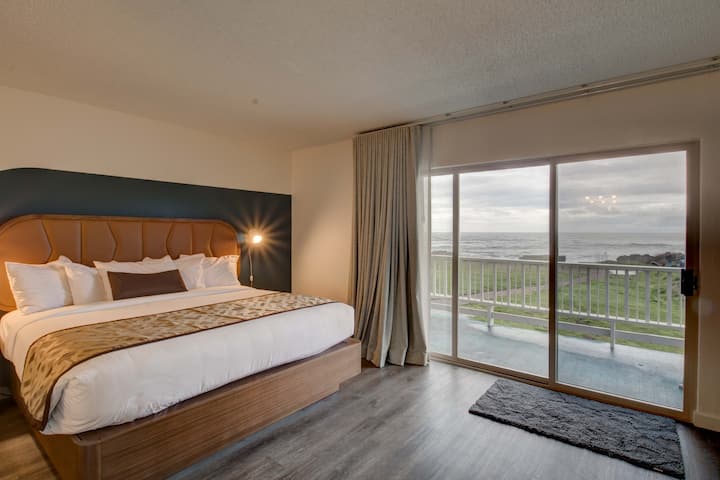 Oceanfront King Room - Pet - Yachats, OR