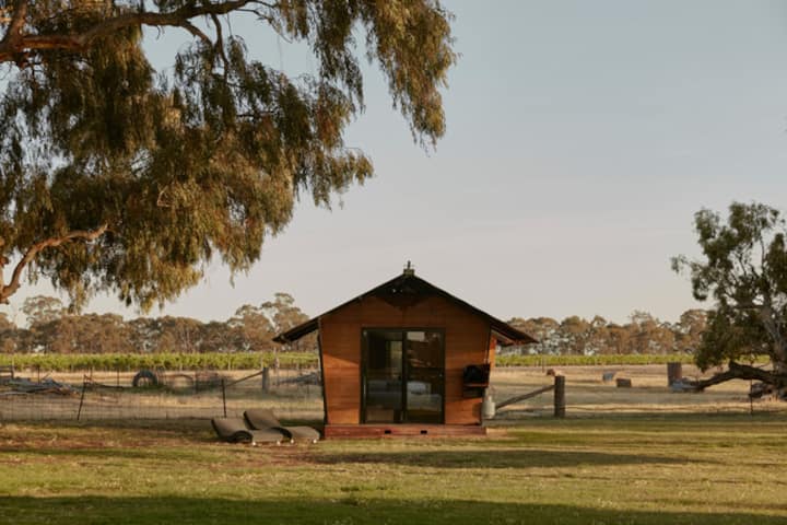 Hide & Seek Glamping Hut 3 - Nagambie