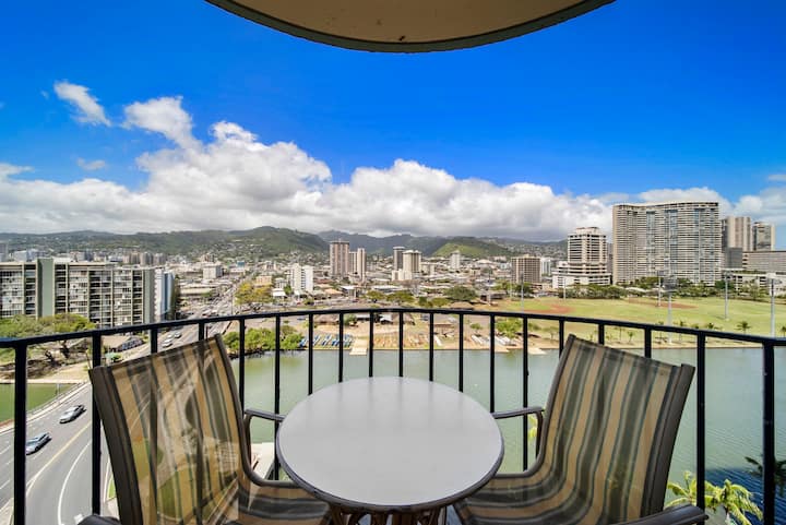 Waikiki Ocean Fantasy |Free Parking|beach Supply - Honolulu, HI