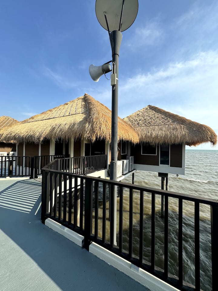 3 Bedroom Waterfront Villa @ Avani Sepang - Bagan Lalang