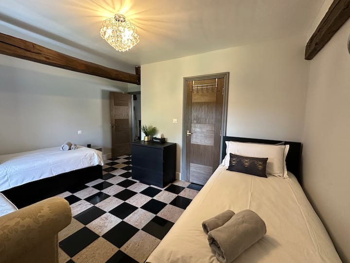 Twin Room With En-suite - Le Vigeant