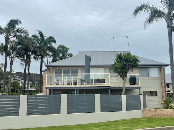 Stunning Coastal Retreat - - Bega
