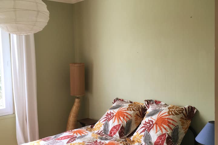 Chambre Dans Une Maison - La Rochelle