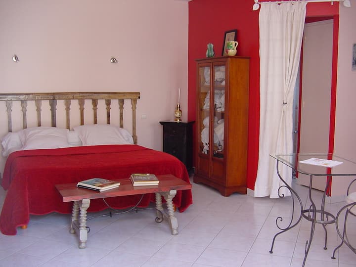 Chambre Avec Jacuzzi Privatif - Tonnerre