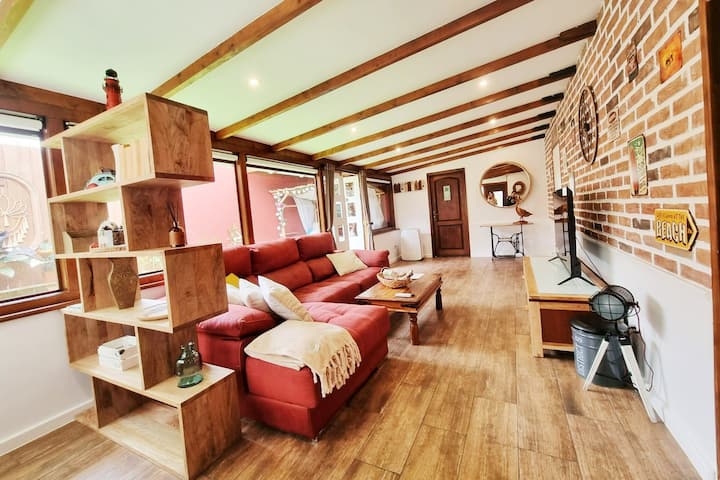 Villa En Lajares Red House. Fuerteventura - El Cotillo