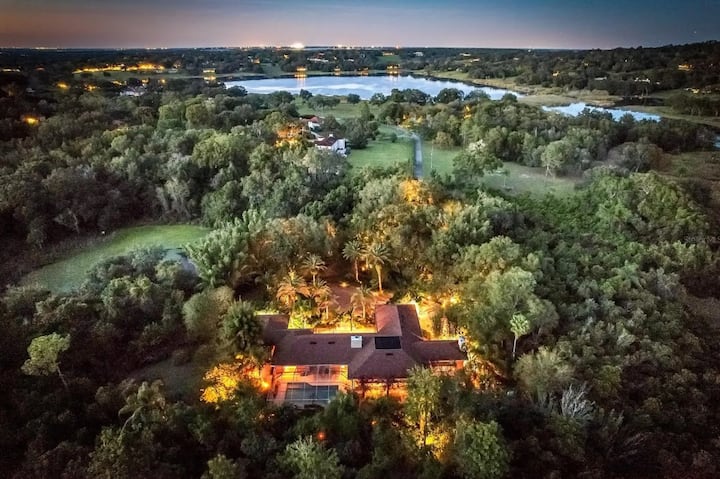 Luxury Private Tropical Florida Home With Pool - Lake Wales, FL