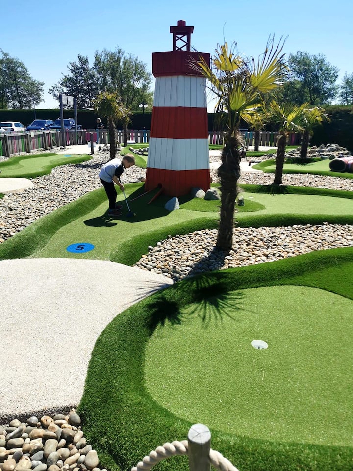 Southview Park Dean - 8 Birth - Skegness