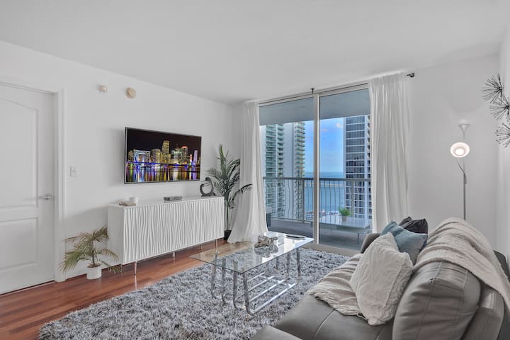Charming 1bed/1bath W/ Skyline Views + Freeparking - Miami