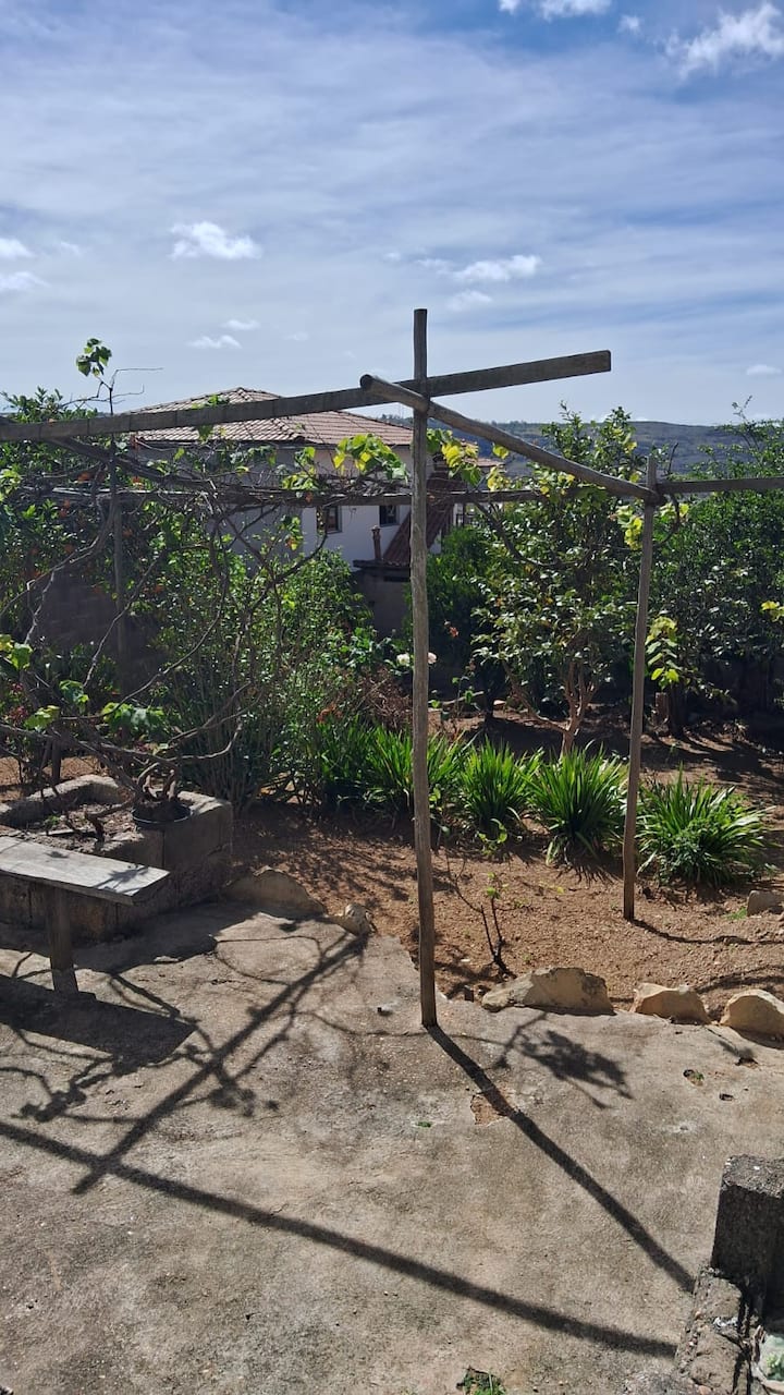 Casa Espaçosa 4 Quartos E Quintal Diamantina - Mg - Diamantina