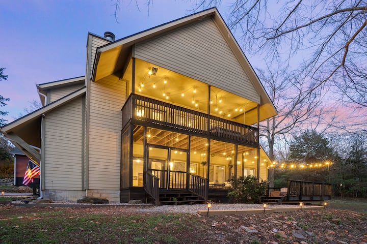 The Lodge In Fayetteville - Fayetteville, AR