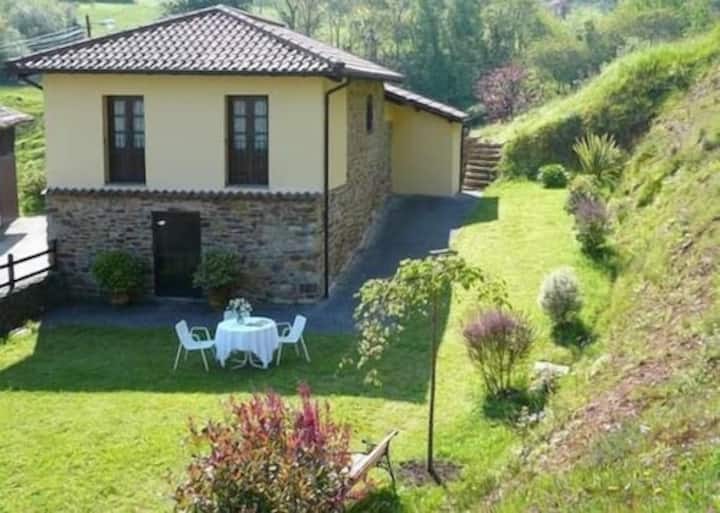 Casa Rural  Con Jardín Privado. - Pravia