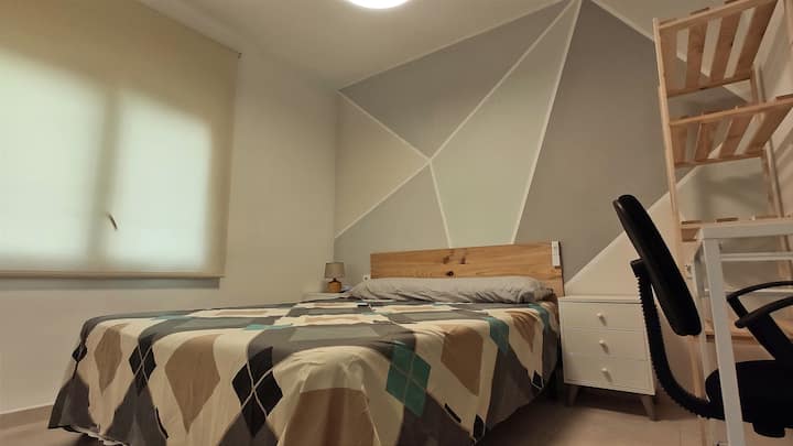Cozy Room - Girona
