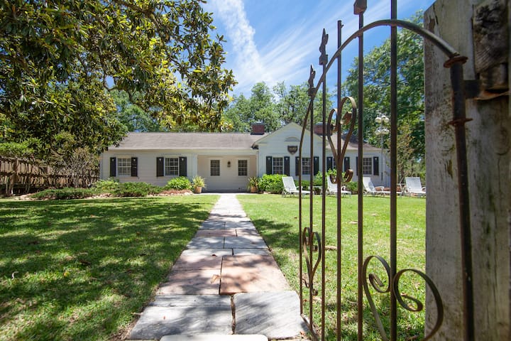 Sweetheart Cottage - Thomasville, GA