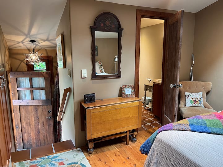 Hummingbird
Hideaway, Willow Glen, Private Studio - Santana Row, San Jose, CA, États-Unis