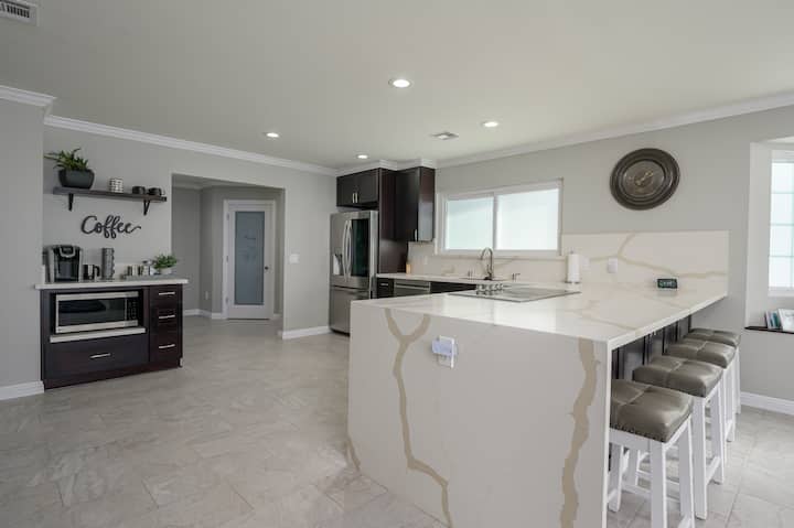 4bdr Modern Home In Bullheadcity - Laughlin, NV