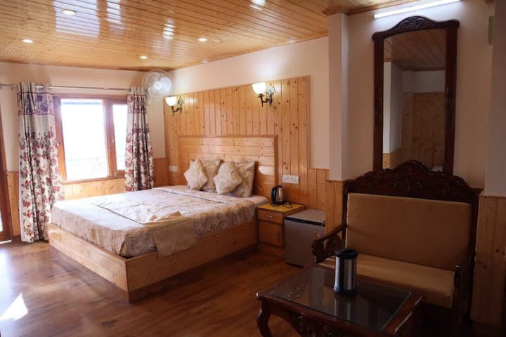 Cozy Mountain Retreat With Balcony In Shimla - Shimla
