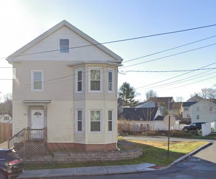 First Floor Apartment Near Pc - Providence, RI