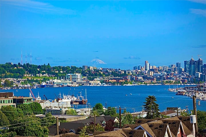 Stunning Slu & Rainier Rooftop Views - Seattle