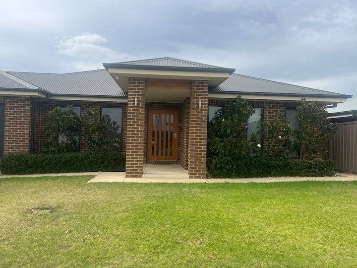 Home In Wagga Wagga - Wagga Wagga