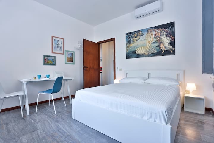 Lo Studio - Piazza Della Concordia & Sea View Apt - Salerno