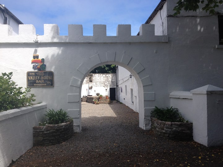 Bed In 4-bed Female Dorm -The Valley House Hostel - Achill Island