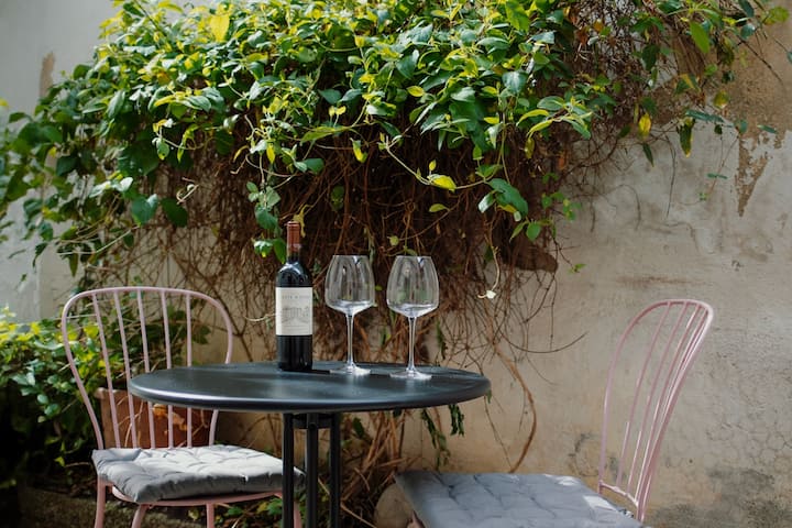 Garden Flat In Old Town | 3 Min To Everywhere - Brașov