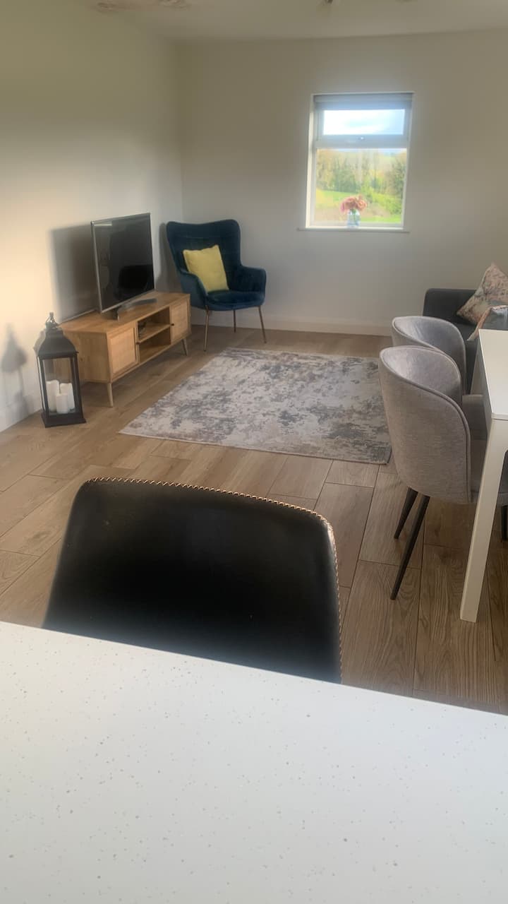 The Lean 2 Barn
(Pet Friendly) - Kells
