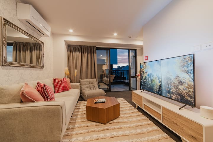 Triple Treat On Fitzgerald - Your 3-br Getaway - Christchurch
