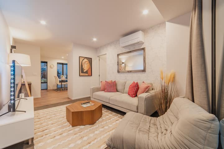 Triple Treat On Fitzgerald - Your 3-br Getaway - Christchurch