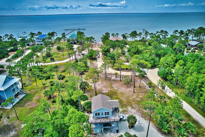 The Floridian, Old Florida Charm - Modern Comfort - St. George Island, FL